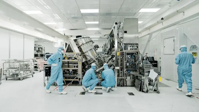 ASML Holding - ExpoLume